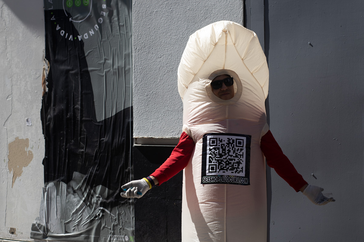 El disfraz incómodo - Medios Periodismo